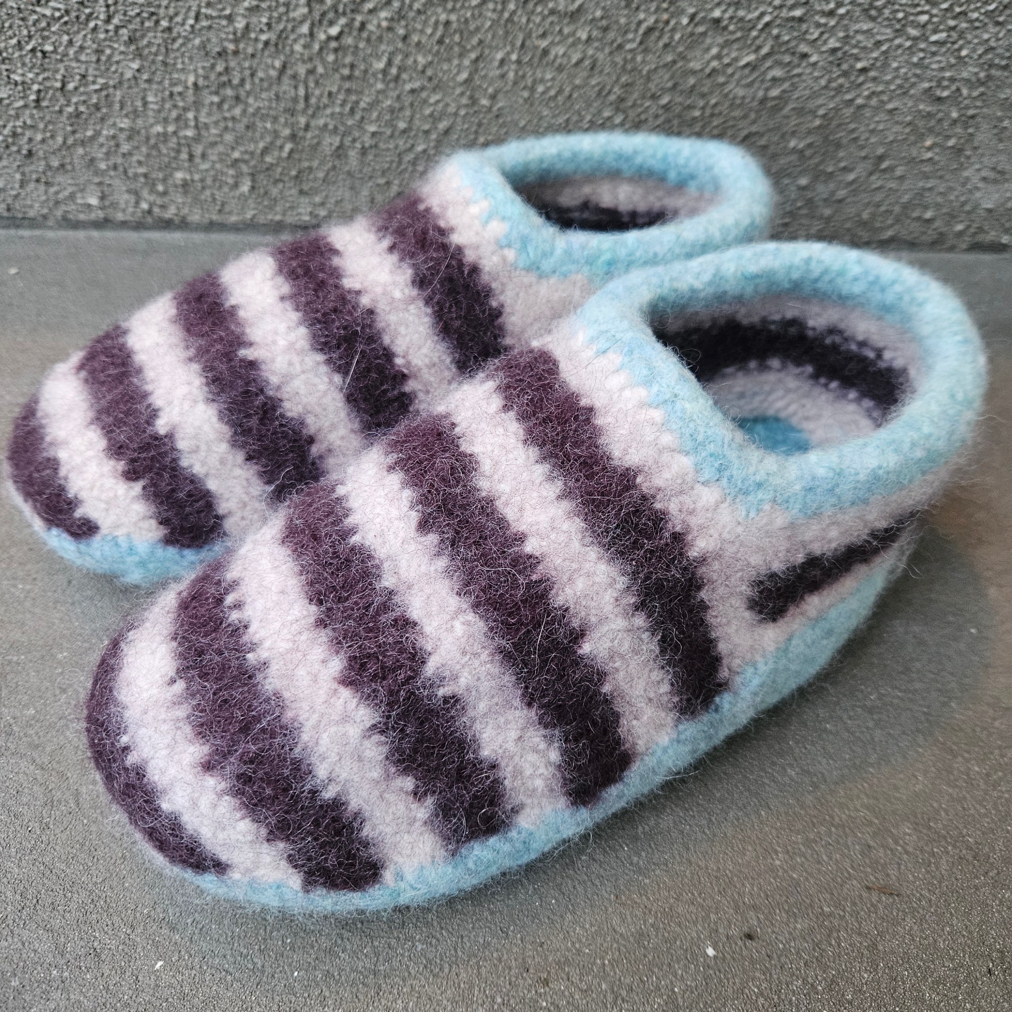 Crochet Clothed Stone #6 – free pattern – Fidgety Hands Crochet
